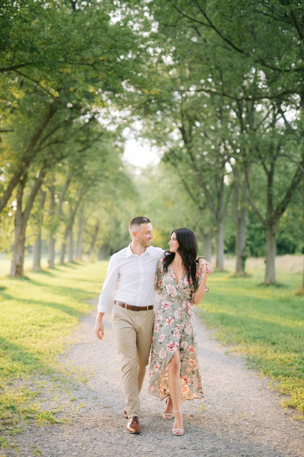 How to Pose For Your Engagement Photos